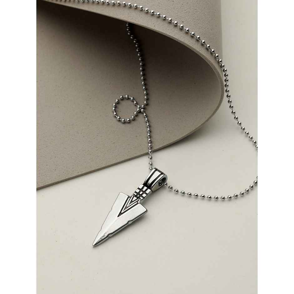 Buy Priyaasi Bold By Priyaasi Black Beaded Chain For Men With Triangle ...