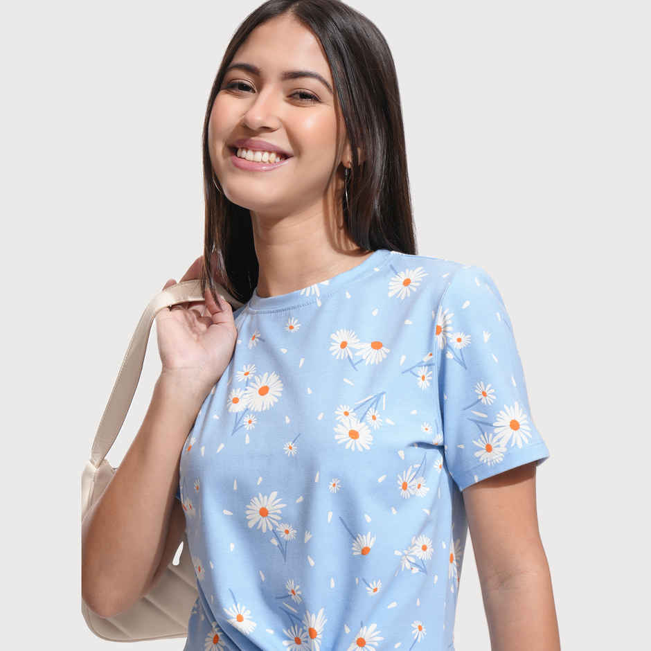 Buy Tokyo Talkies Women's Floral Printed Front Tie Up Crop Top | Blue ...