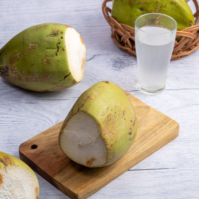 Buy Tender Coconut Online - Price @ ₹126 | Instant Delivery | Zepto