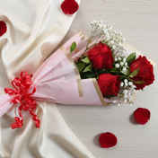 3 Red Rose Bouquet - Buy at ₹119 Online | Instant Delivery - Zepto