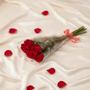 5 Red Rose Bouquet - Buy at ₹169 Online | Instant Delivery - Zepto