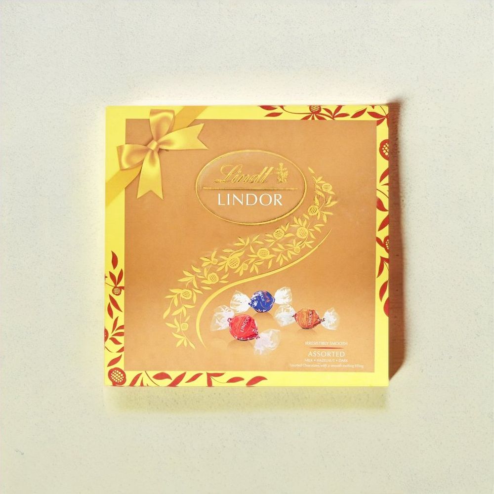 Buy Lindt Lindor Gift Box Assorted Online - Price @ ₹375 | Instant ...