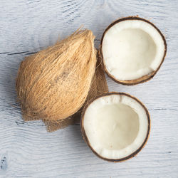 Coconut 1 pc (Above. 450g) - Buy online at ₹29 near me